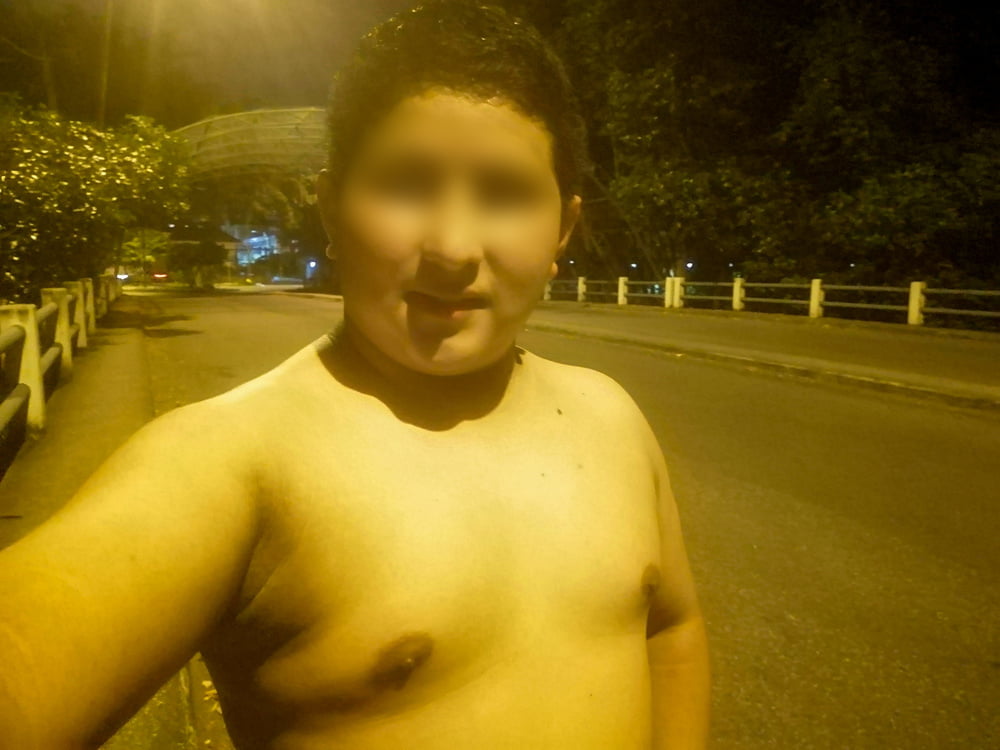 Foticos Nocturnas En La Calle Sin Camiseta 01 16 Pics Xhamster
