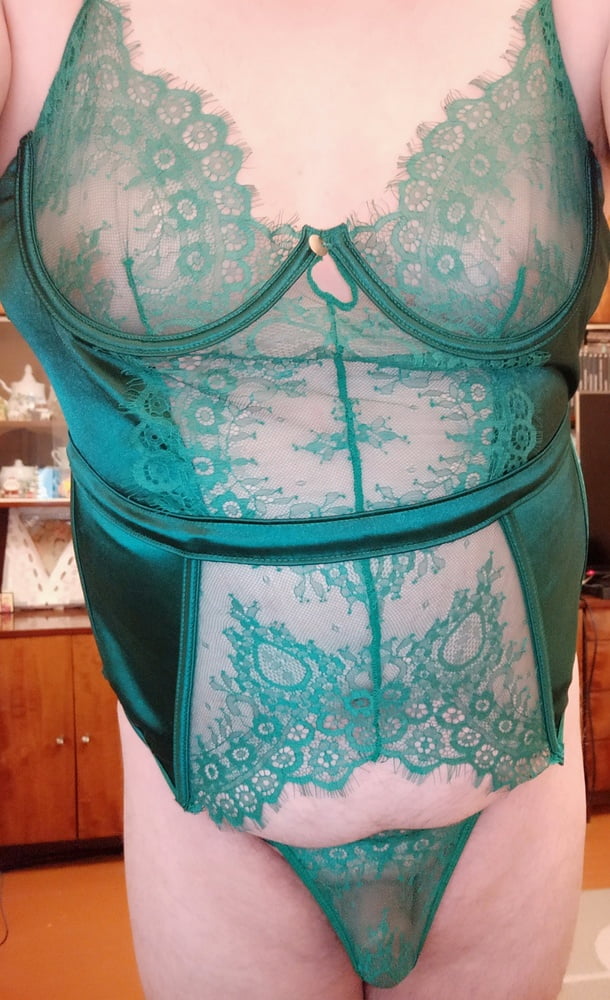 My New Green Lace Corset 19 Pics Xhamster