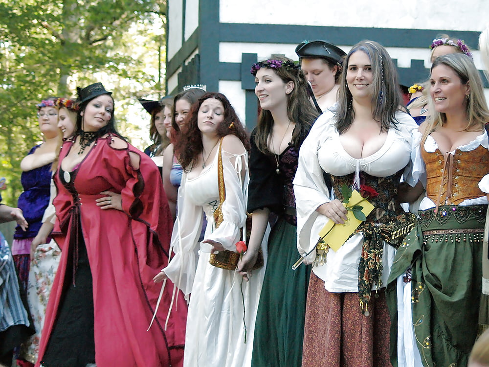 Renaissance Fair Ren Cleavage Boobs 37 Pics Xhamster