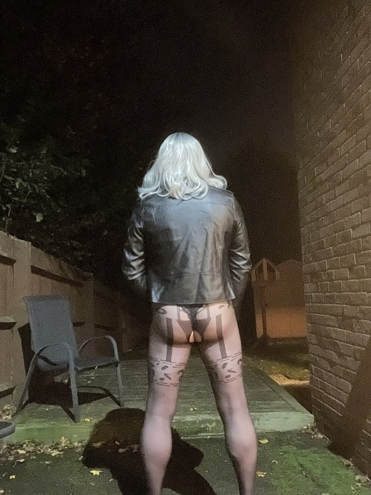 Crossdresser Kellycd Masturbating In Black Bodysuit Outdoor 51 Pics